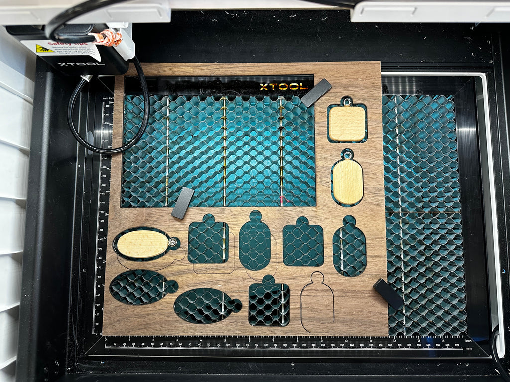 Homework 43.1: How to Make a Jig for Batch Laser Processing - Silhouette U